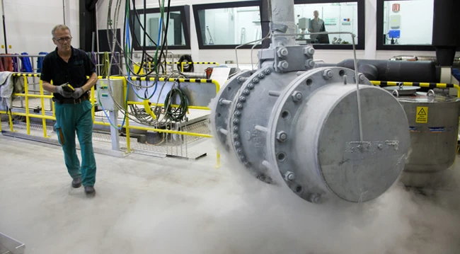 Flow control and automation for LNG