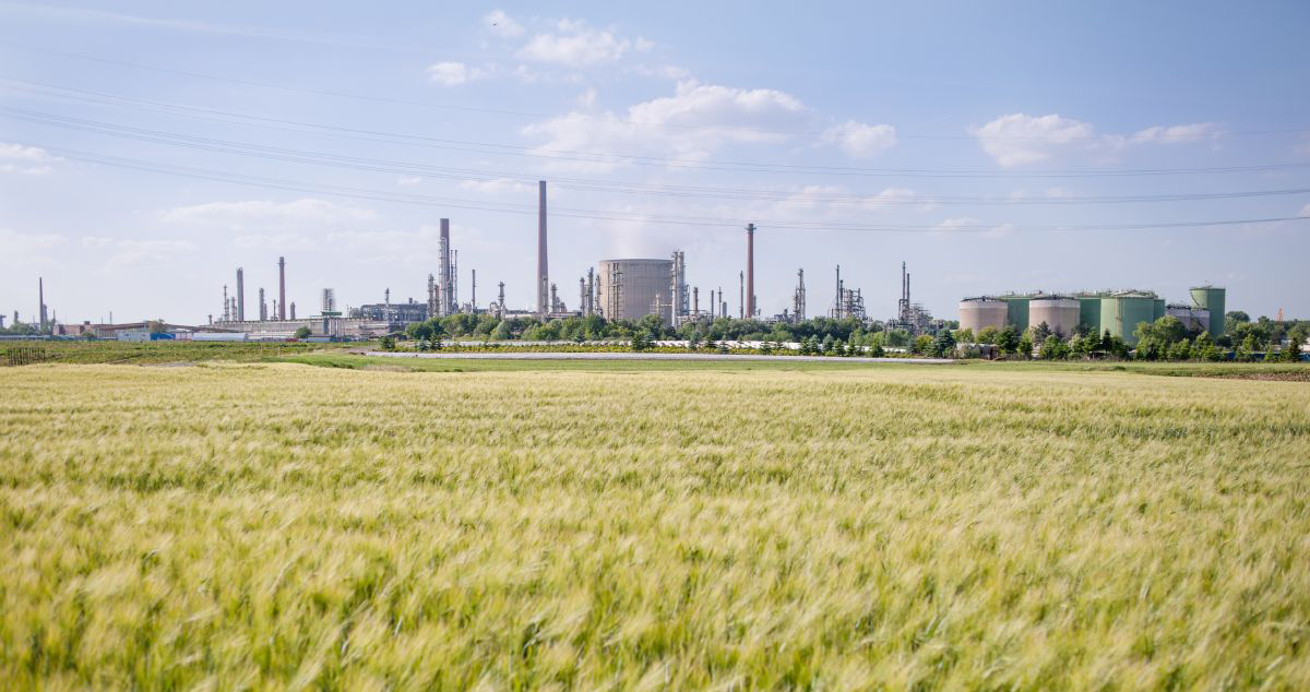 Efficient continuous catalyst regeneration in PDH process