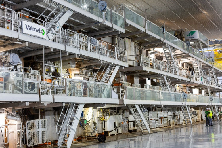 KLABIN MP 28: PRODUÇÃO FLEXÍVEL DE PAPEL CARTÃO COM TECNOLOGIA DE PONTA