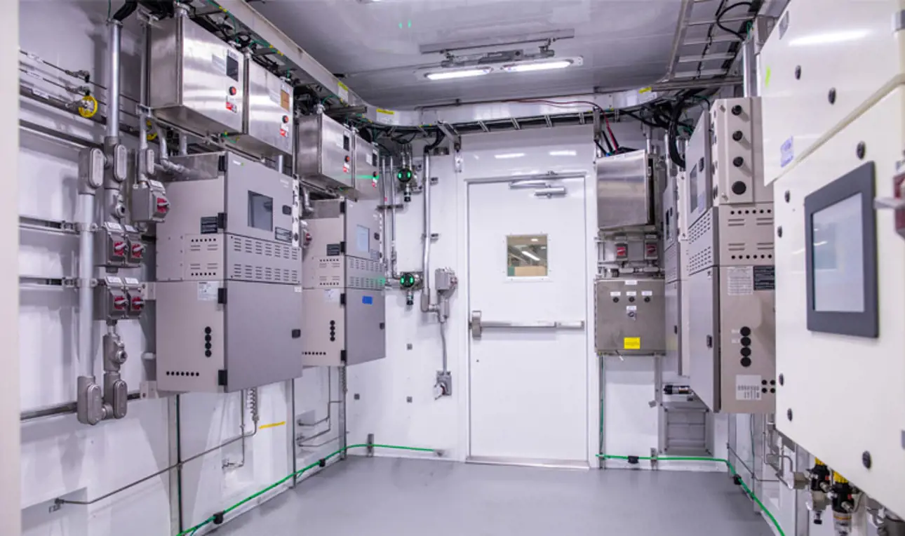 Dependable gas chromatographs for process industry