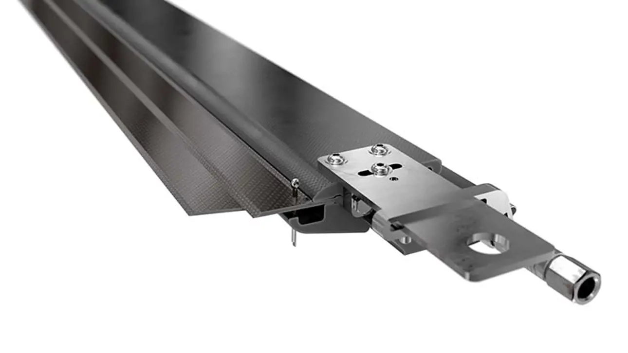 Doctor blade holders for board and paper machines | Valmet