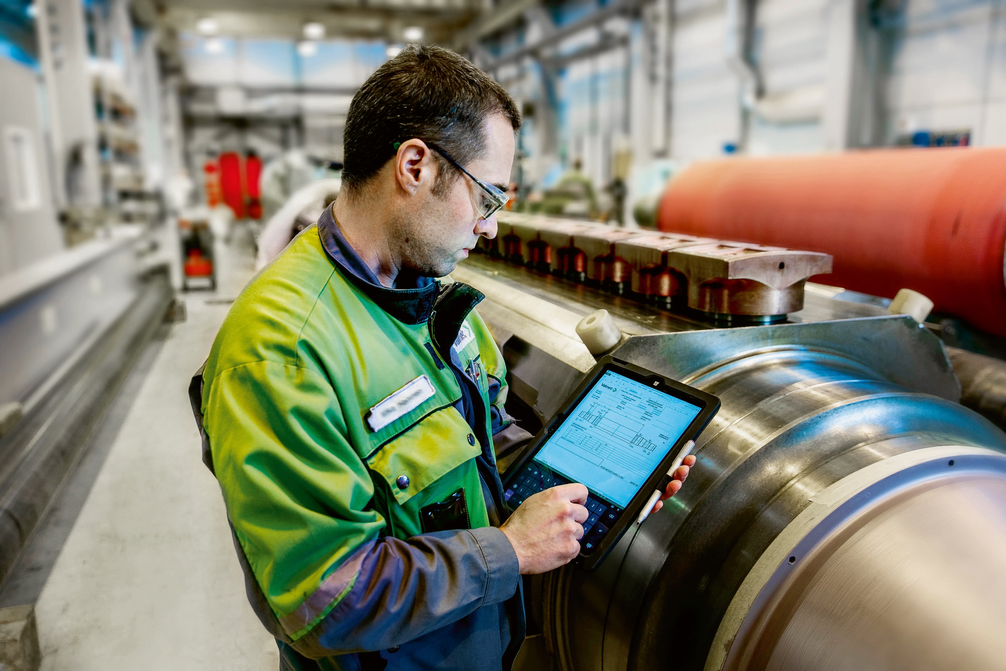 Paper machine roll maintenance | Valmet